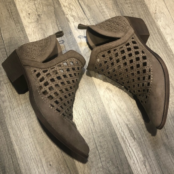 Mossimo Supply Co. | Shoes | Mossimo Supply Co Tan Beige Pointed Bootie ...